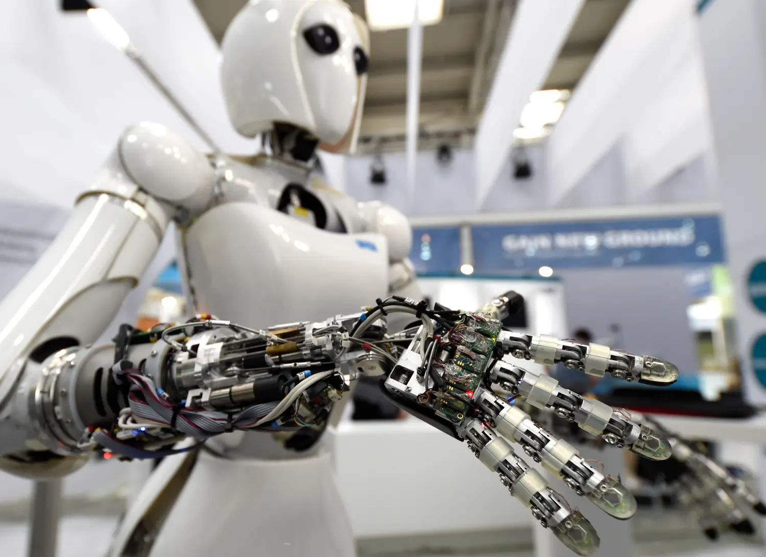 The Science of Robotics: How Robots Are Made and How They Work | RC Blog